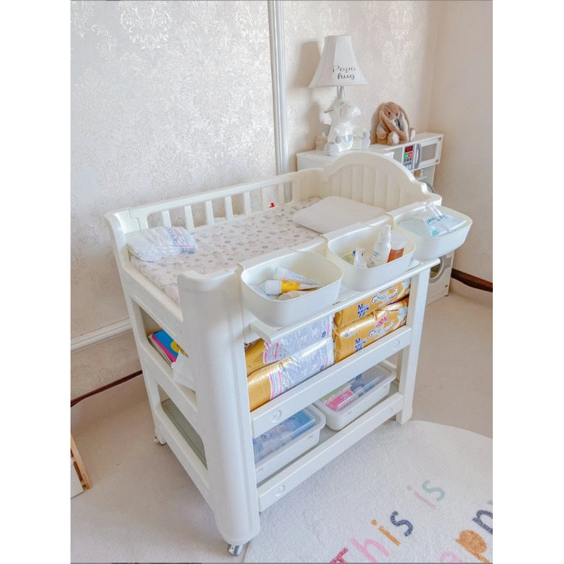 Kodomo Playhouse Nursing Table – About Moms and Baby
